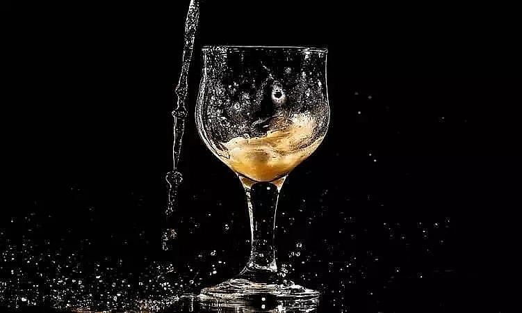 How to identify genuine liquor