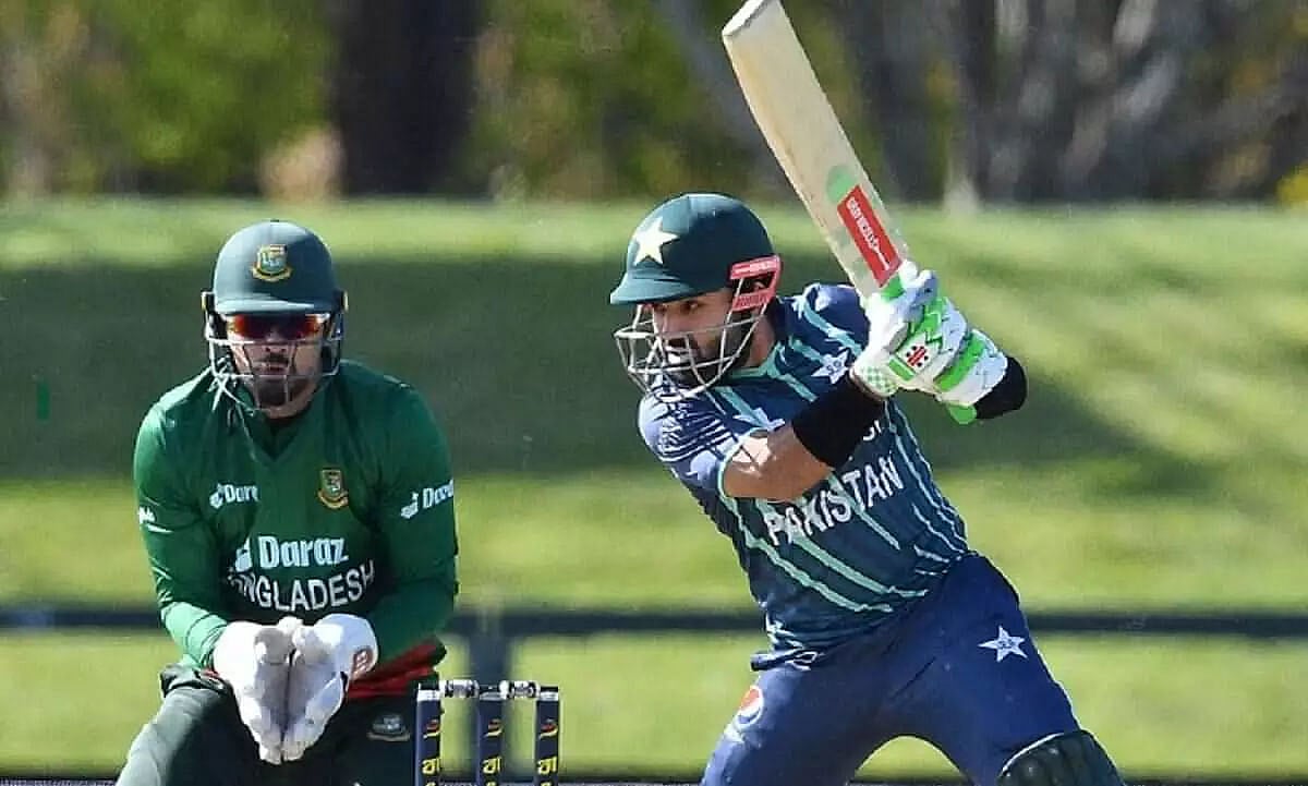 Wicket-keeper Mohammad Rizwan leads Pakistan to 21-run win over Bangladesh