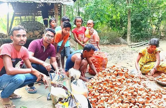 Villagers busy making earthen lamps in Bajali district