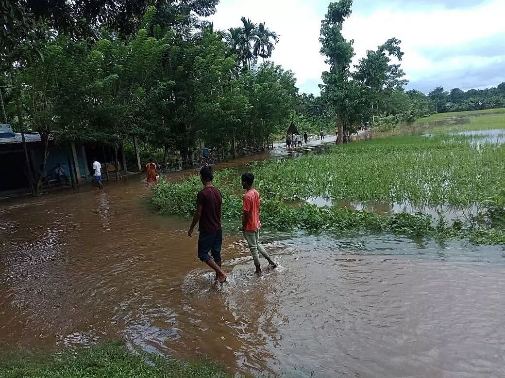 Overflowing water submerges villages under Kampur revenue circle