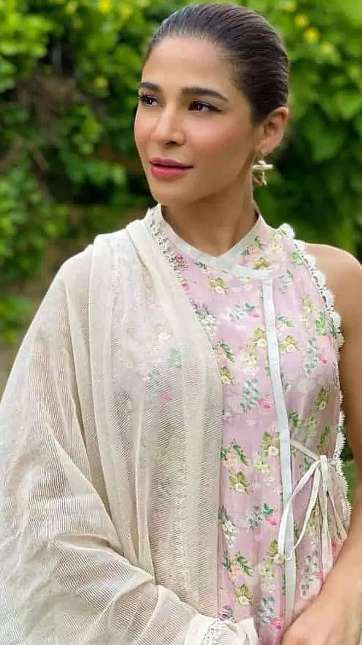 Beauty secrets of Pakistani Actress Ayesha Omar