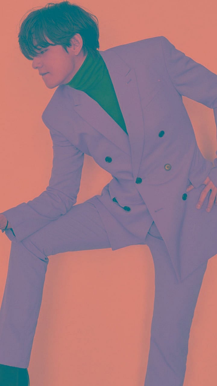 BTS STAR V’S COLOURFUL SUITS ARE A QUIRKY TAKE ON MEN’S FASHION