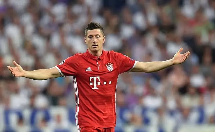Robert Lewandowski slams ‘painful’ defeat against Manchester United