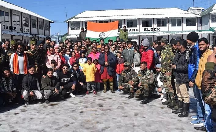 Indian Army rescues 400 tourists stranded in Sikkim after heavy snowfall