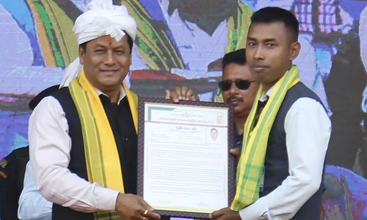 Union Minister of Ports Sonowal attends Uddipan award ceremony in Dibrugarh