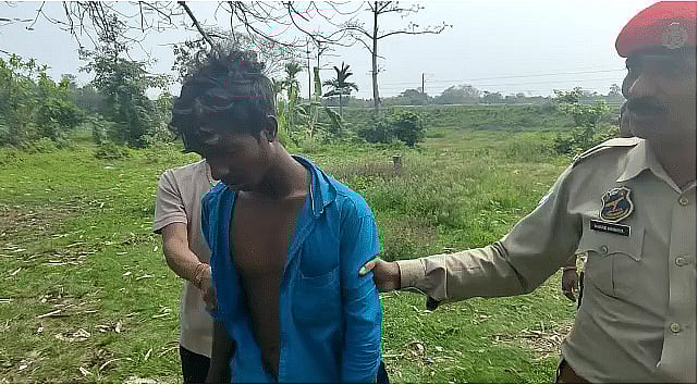 Mobile Phone Thief Attempts to Flee From Custody, gets Caught Again