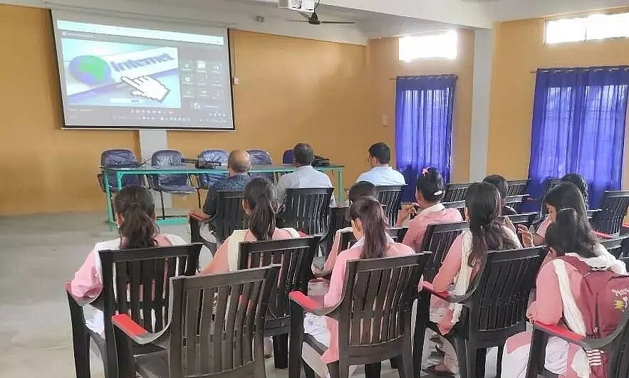 Efficient use of the internet emphasized in Jamugurihat