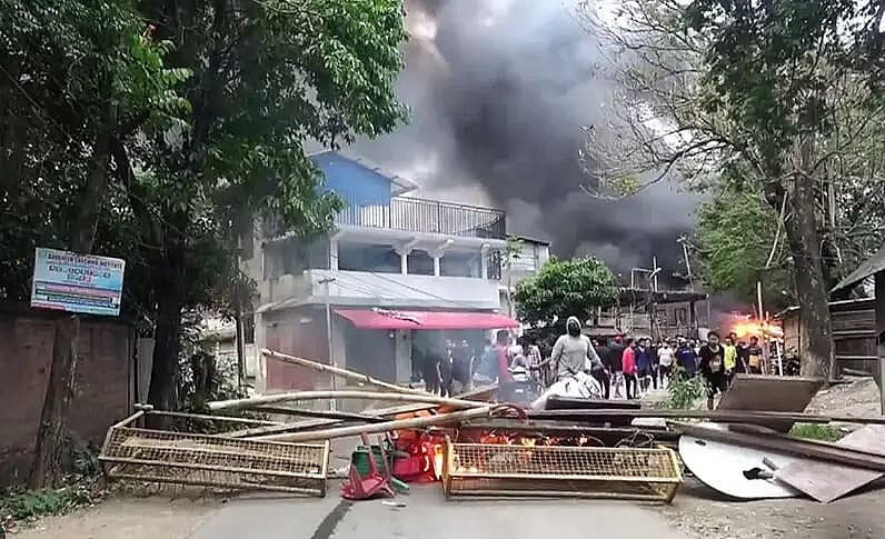 Manipur: Fresh Clash Erupts, Curfew Reinstated as Houses Set On Fire in ...