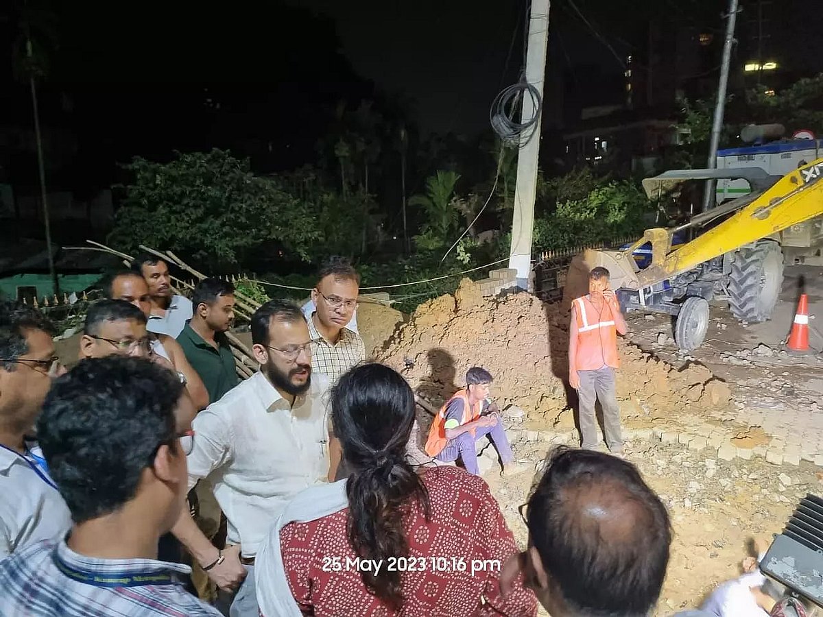 Kamrup Metropolitan DC Palav Gopal Jha and Guwahati MP Queen Oja visit ...