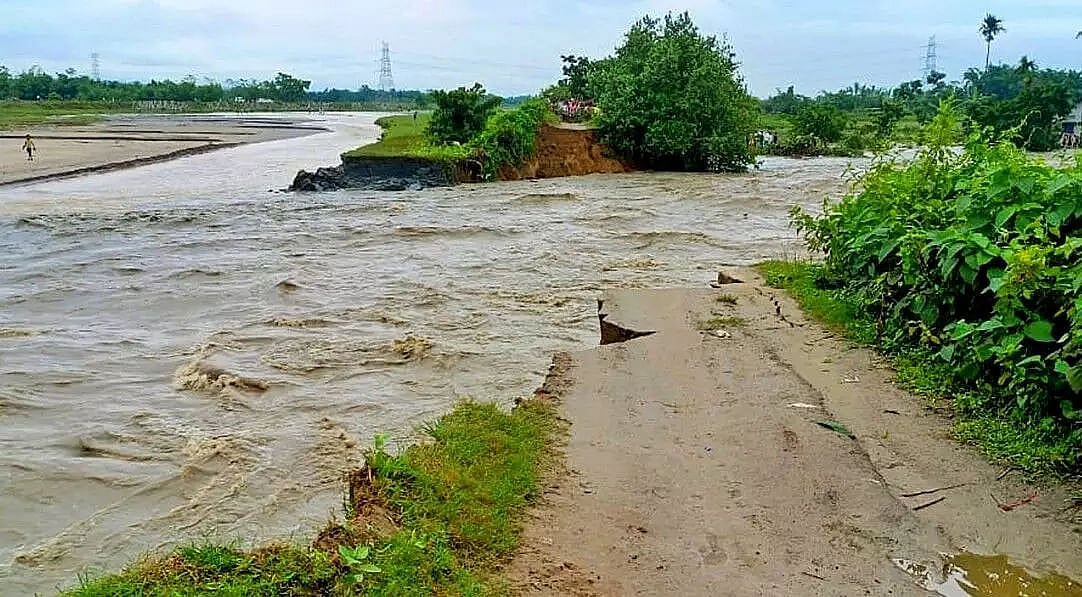 Floods hit four districts; Heavy rainfall predicted in Assam