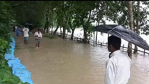 Assam: Fear of Flooding in Rangia as Nuna River Overflows its Embankment