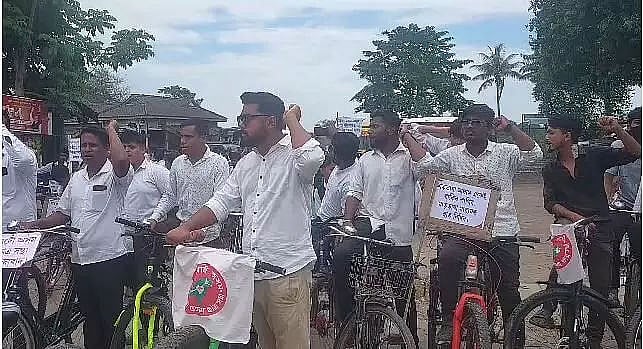 Assam: AASU Takes Out Bicycle Rally in Protest of Government’s Regulations