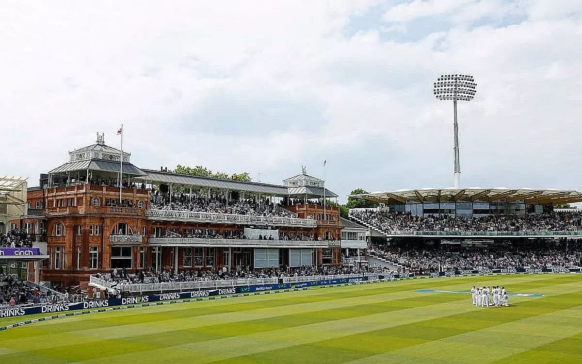 Members won’t be allowed to get close to cricketers walking through the ...