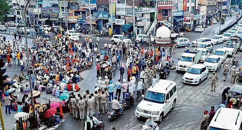 Road blockade: Administration diverts traffic
