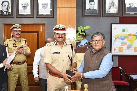 Assam Governor Gulab Chand Kataria takes briefing of Home and Political ...