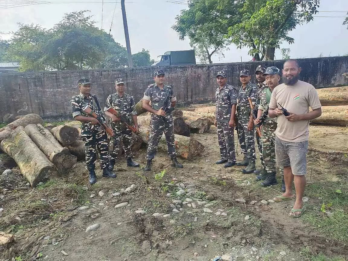 6th Bn SSB seizes timber logs from Reshmiguri near Bhutan border