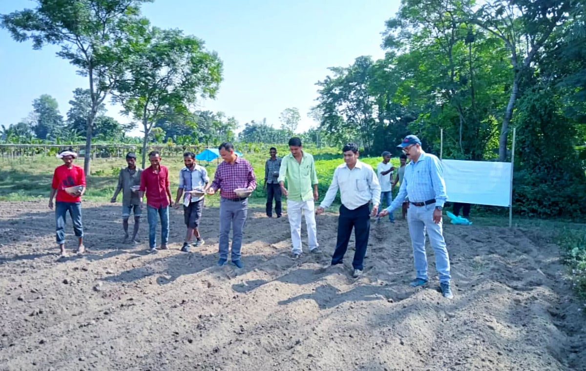 Sarupathar MLA takes stock of Ramdhenu Cooperative Society