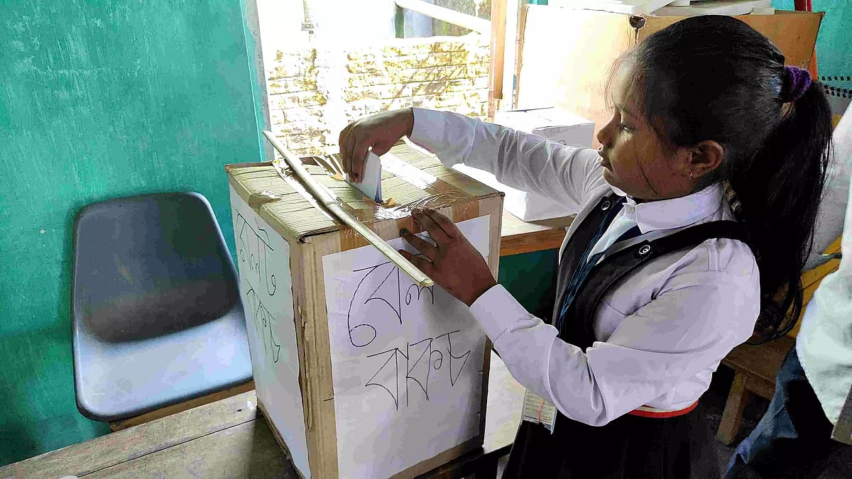 Assam: Students’ mock poll held in Khanaguri MV School, Sootea