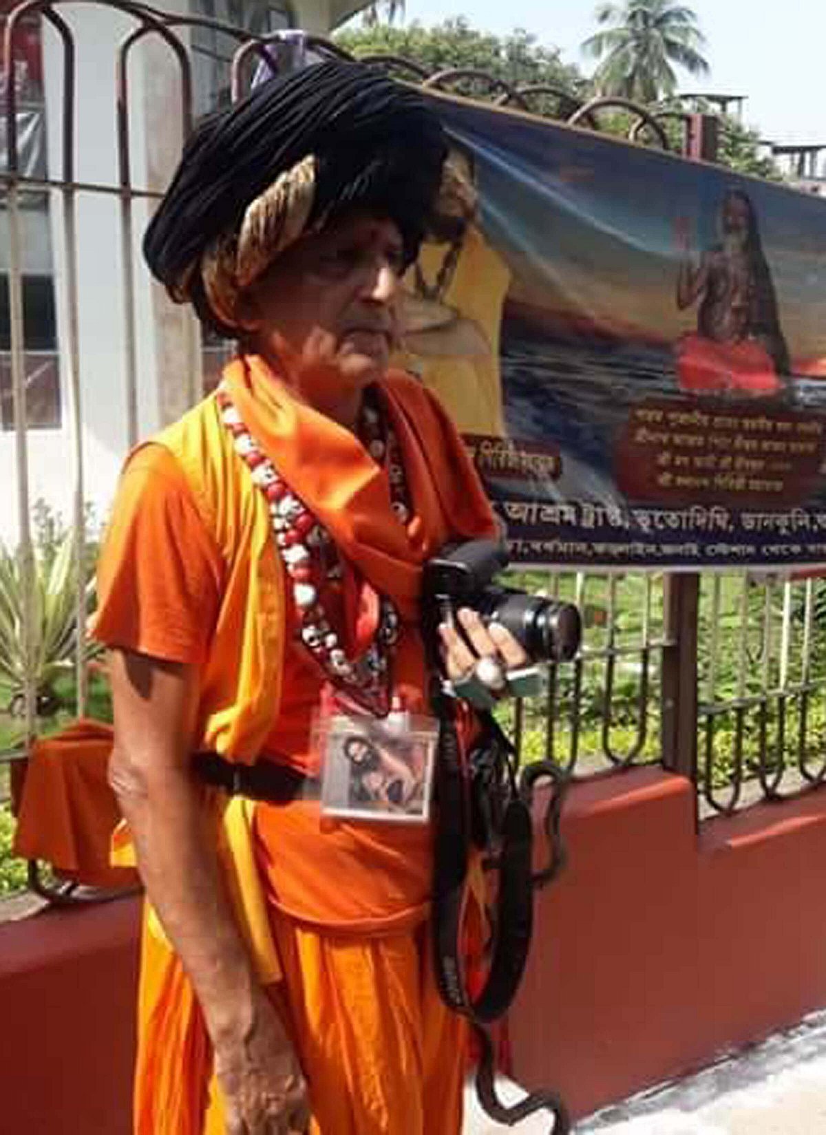 Muslim Baba reaches Kamakhya to get the essence of Shakti