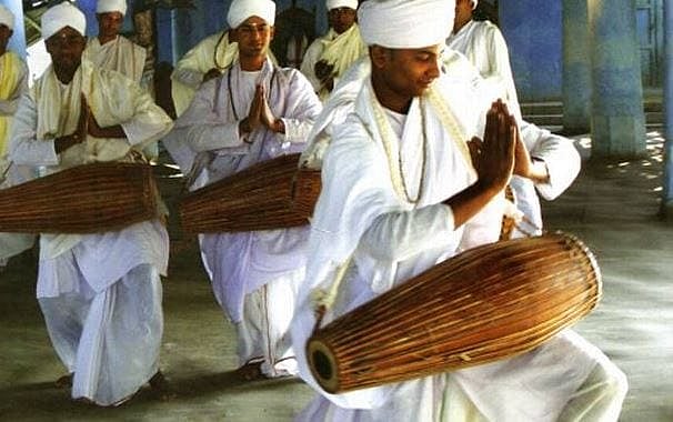 Effort must be made to conserve the traditional form of Bhaona