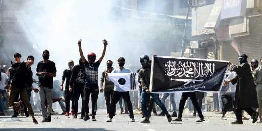Masked Men Carrying ISIS Flags Mark Post-Eid Prayers