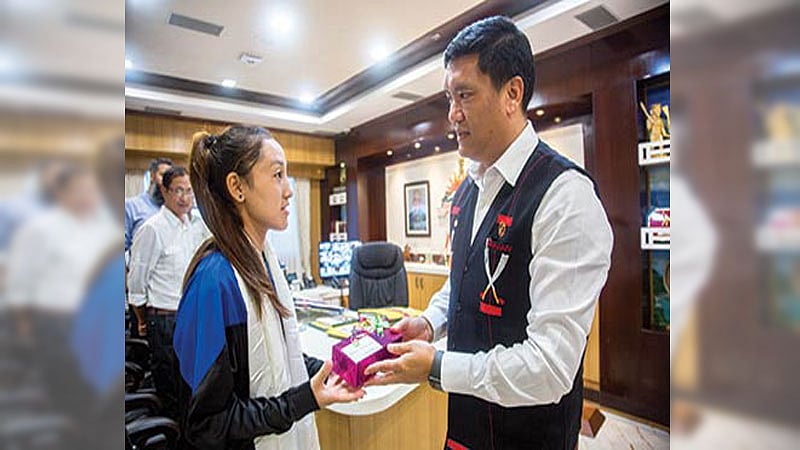 Chief Minister Pema Khandu Felicitates Young Athlete Joti Mane