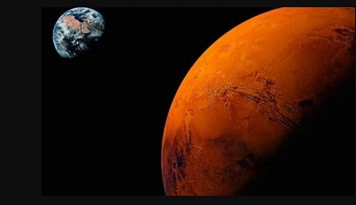 Photos show evidence of life on Mars, claims scientist