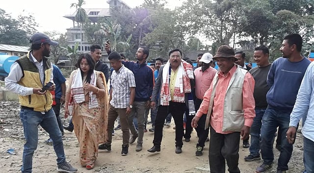 Jogen Mohan distributed Essential items among people in Demow