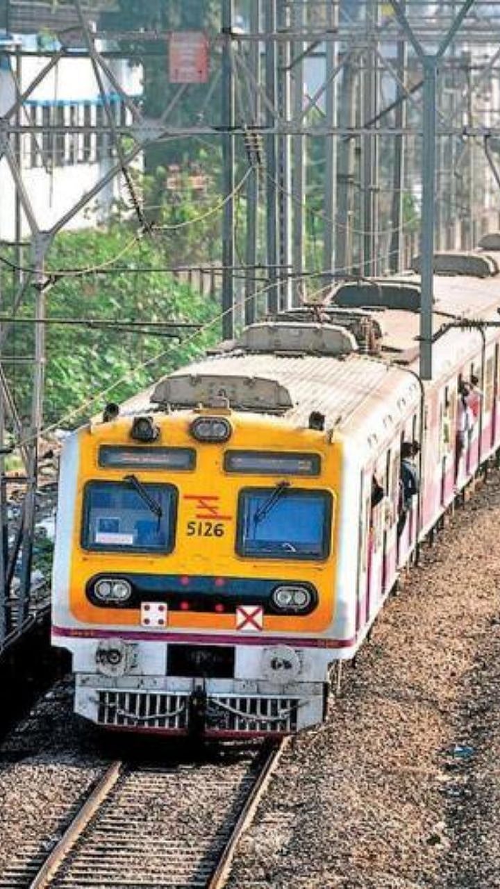 Harbour Line Train : हार्बर मार्गावर वाशी-मानखुर्द दरम्यान रूळाला तडे; लोकल वाहतूक ठप्प | Latest ...