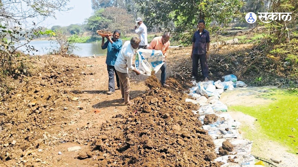 Kolhapur : सांडपाणी रोखण्यासाठी बंधाऱ्याची उंची वाढविली: रंकाळा प्रदूषण ...