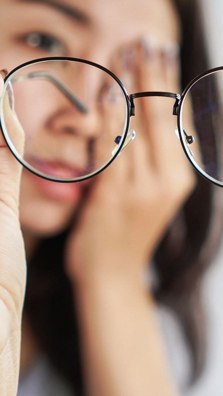 4 Simple Yoga Techniques to Improve Your Eyesight and Prevent Blurry ...