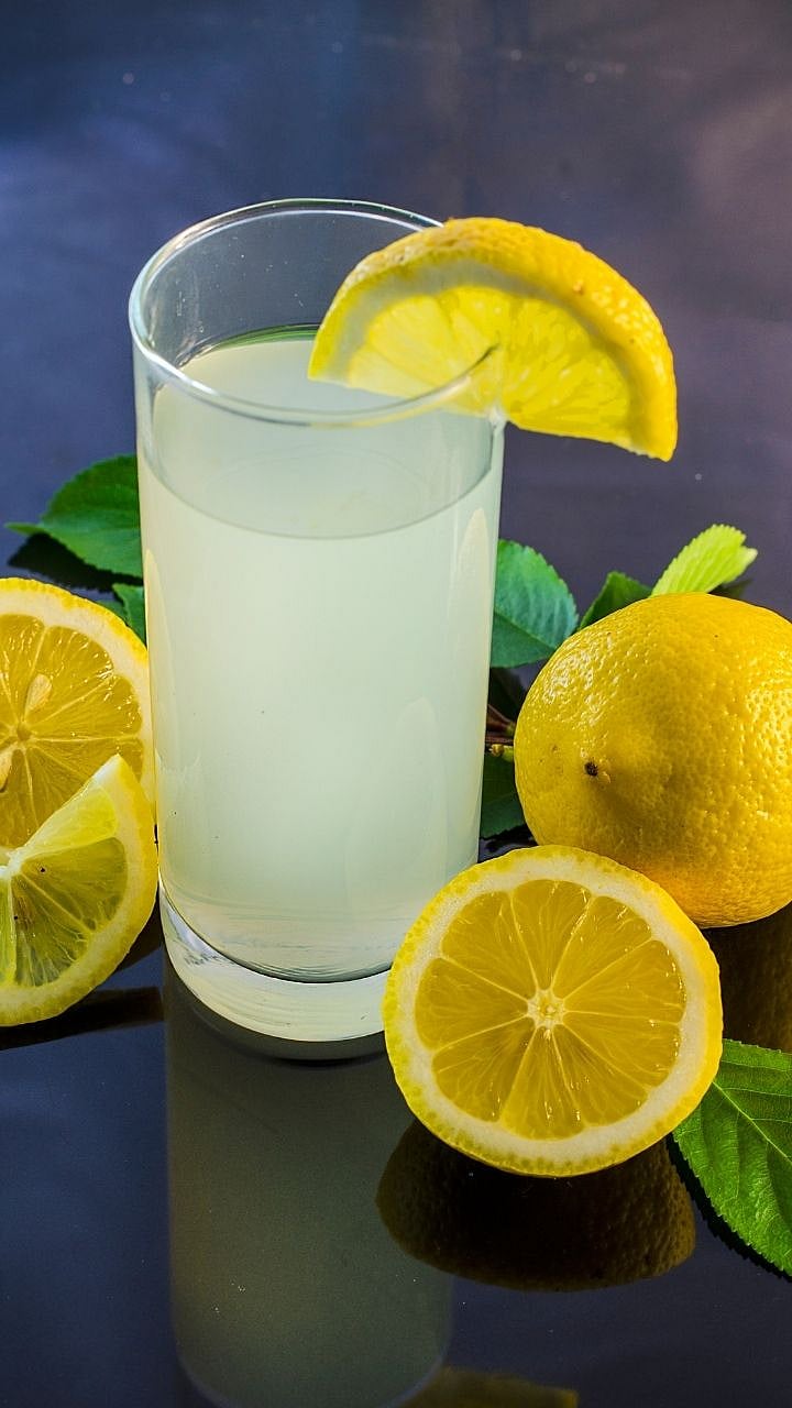 Lemon Water Benefits : उन्हाळ्यात लिंबू पाणी किती वाजता प्यावे? योग्य ...