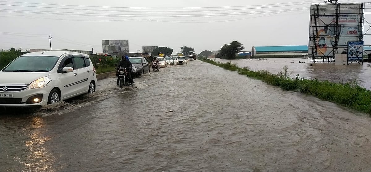 Kolhapur Rain Update - राष्ट्रीय महामार्ग वाहतूकीसाठी बंद
