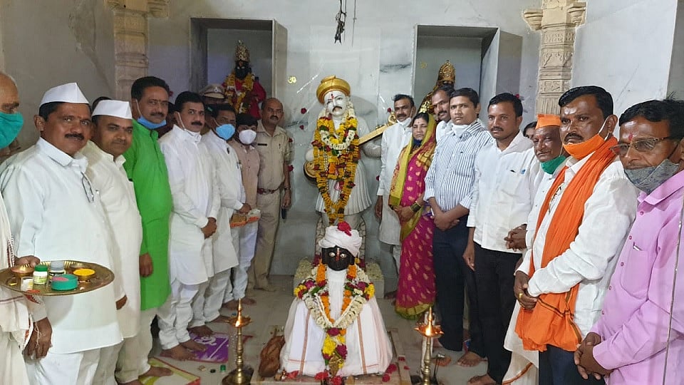 Ashadi Ekadashi : नर्सीत संत नामदेव महाराज मंदिरात महापूजा
