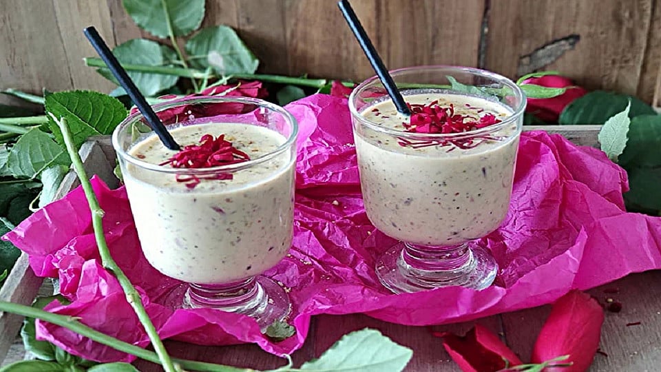 Rose Shake Recipe: 5 मिनिटांत बनवा 'रोज ड्राय फ्रुट शेक'; जाणून घ्या रेसिपी