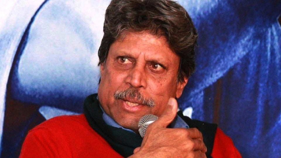 Kapil Dev Angry Reaction | "तुम्ही त्याला ऑलराऊंडर म्हणूच कसं शकता ...