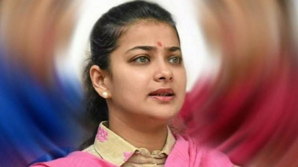 Solapur : श्री सदस्यांच्या मृत्यूच्या अश्रूंचे राजकारण नको Solapur MLA ...