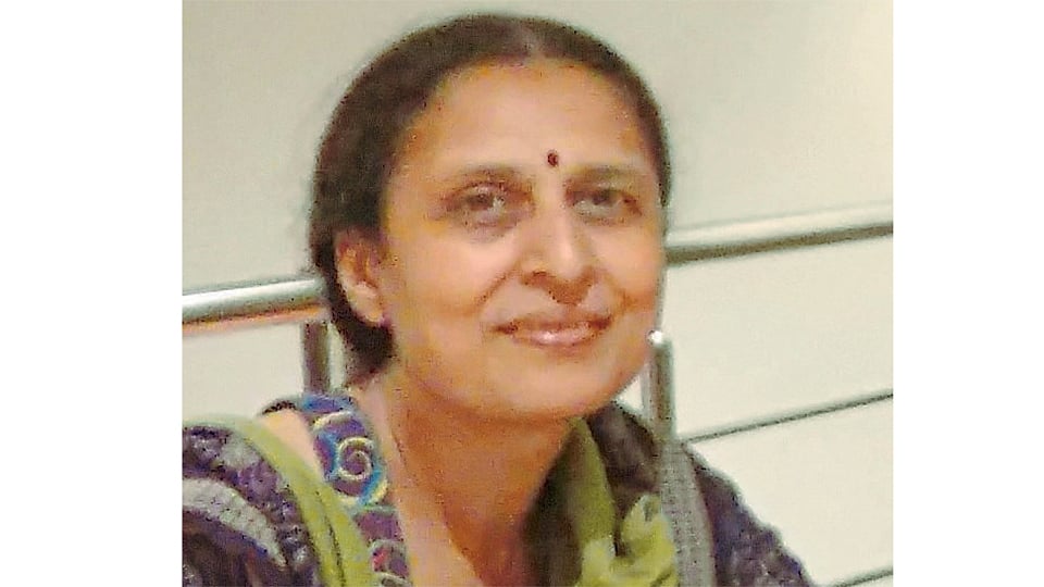 ‘आदिवासींच्या मनातली भीती घालवली’