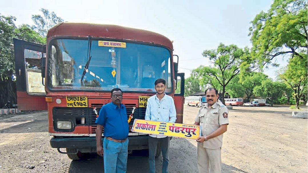 अकोला : आषाढी एकादशीनिमित्त एसटी, रेल्वे सज्ज!