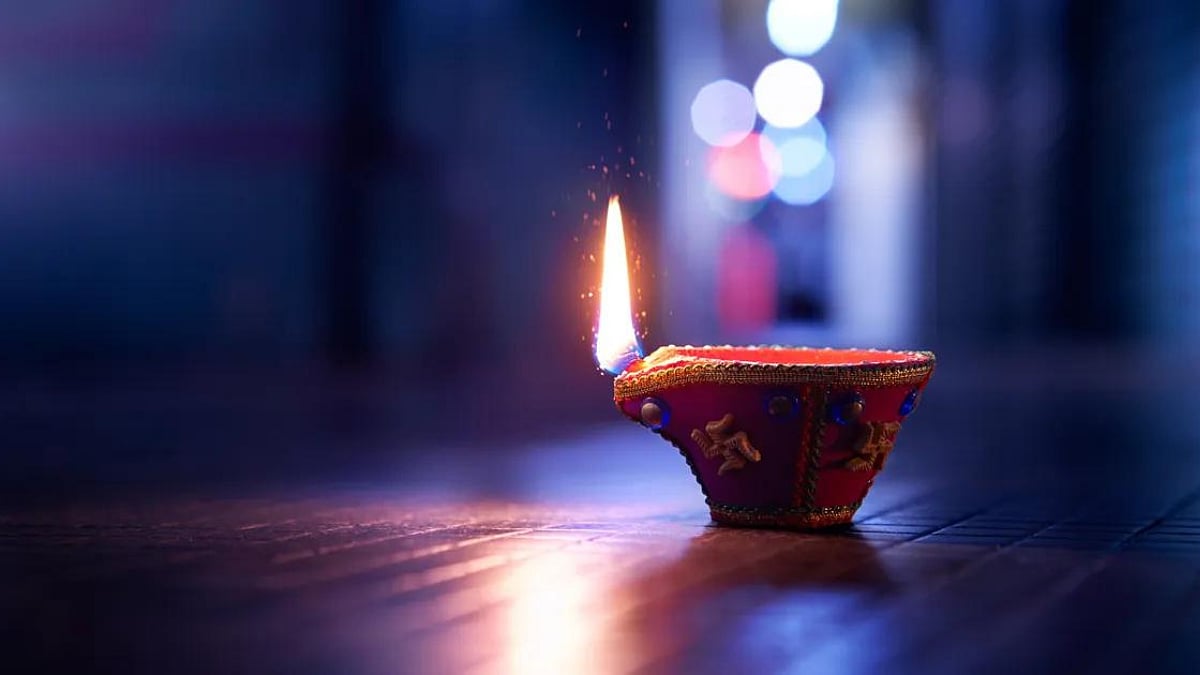 Astro Tips | देवघरात दिवा लावण्याच्या ‘या’ टीप्स वाचाच; नाहीतर याल अडचणीत