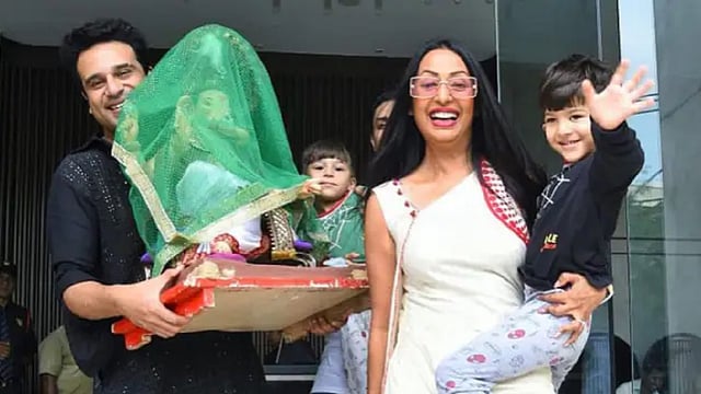 गणपती बाप्पाची आरती... आणि कृष्णा अभिषेक-कश्मीरा शहा का झाले ट्रोल ...