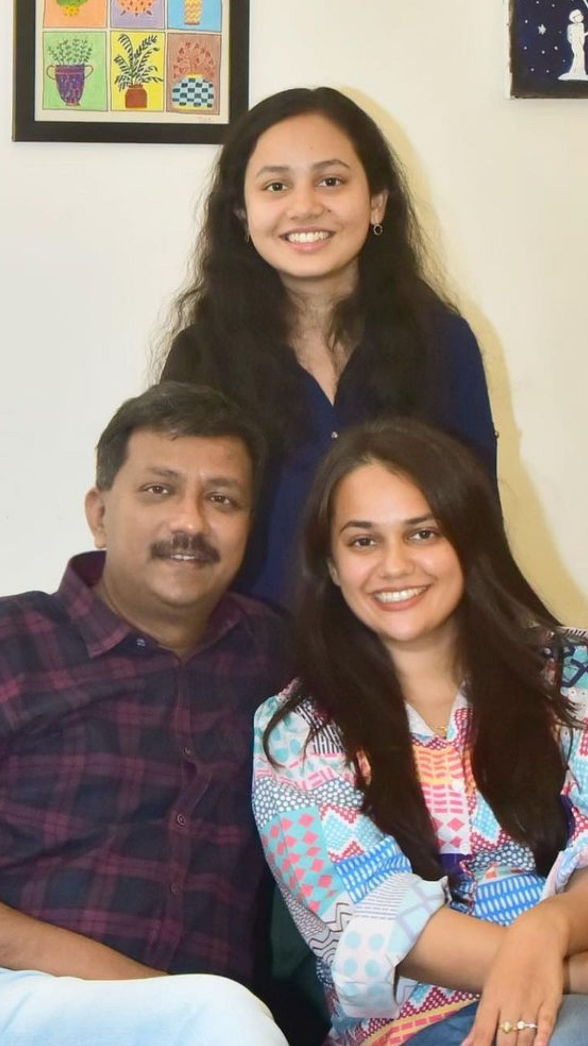 IAS Family: जीजा-साली अन् बहिणही आयएएस अधिकारी