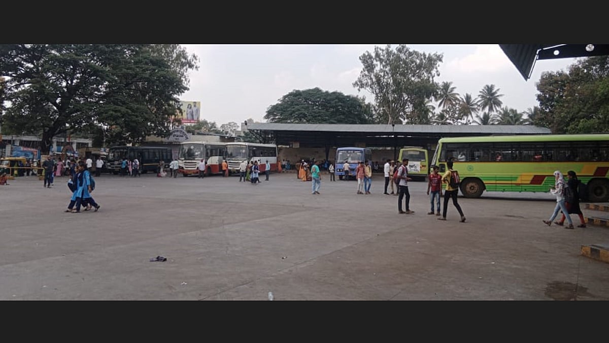 निपाणीतून आंतरराज्य बससेवा सुरळीत; प्रवाशांचा अत्यल्प प्रतिसाद