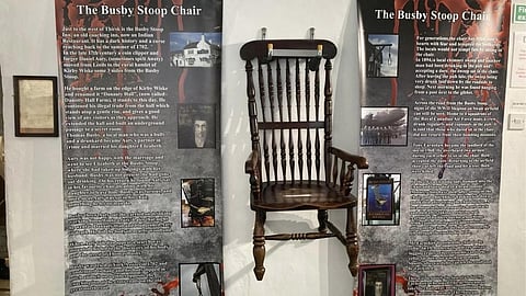 Cursed Chair : 'या' खुर्चीवर जो कोणी बसला, तो कायमचा देवाघरी गेला ...