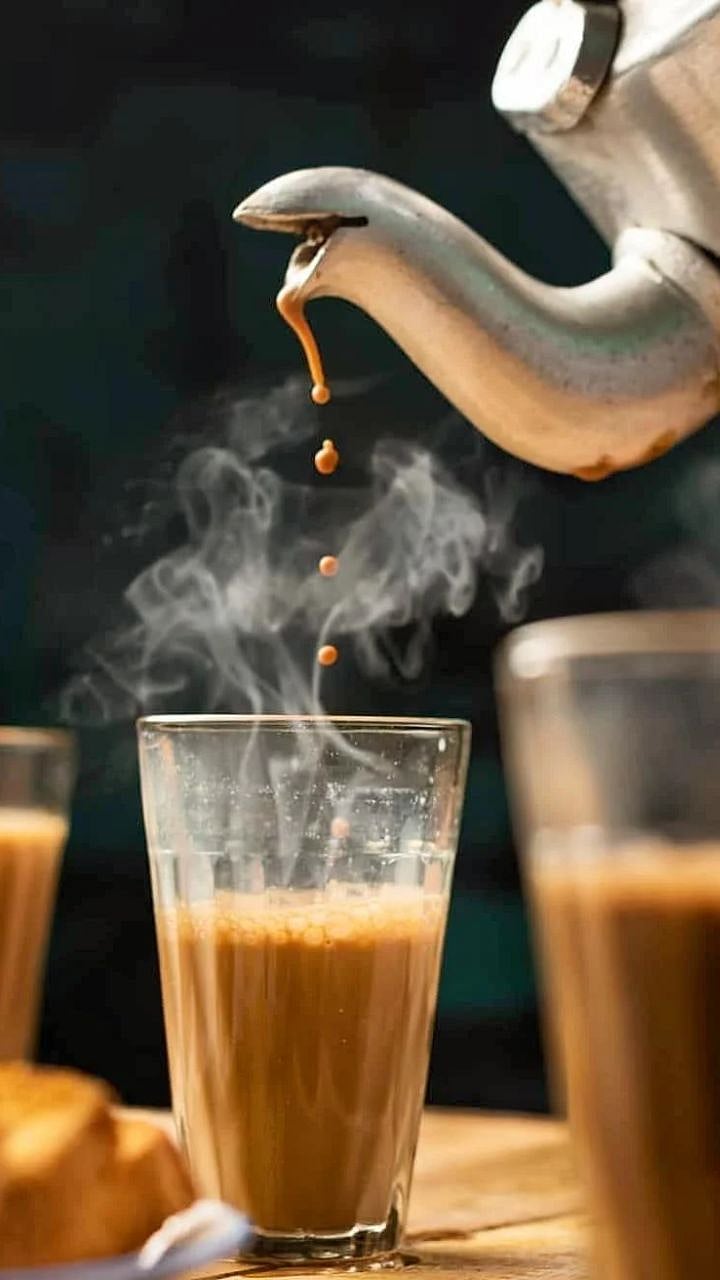 Tea For Health : तुम्हीही थंड चहा परत गरम करून पिता? आताच व्हा सावध