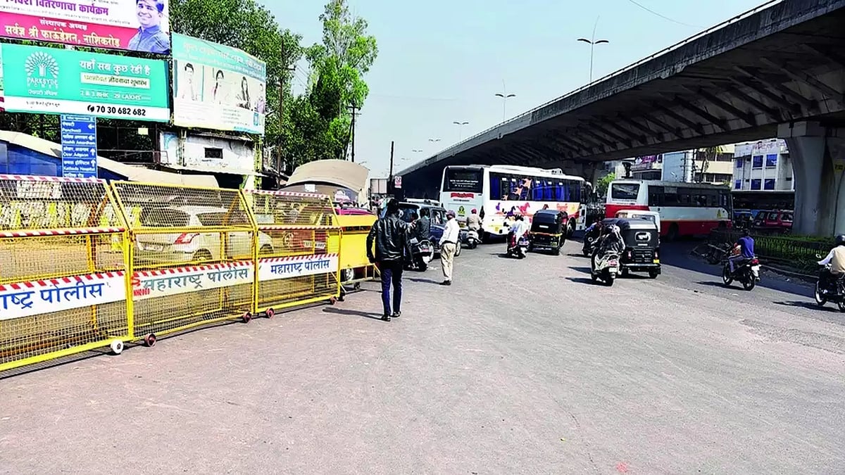 Dwarka Smart Signal : द्वारका सर्कलचा घेर कमी करण्याचा प्रस्ताव फेटाळला ...