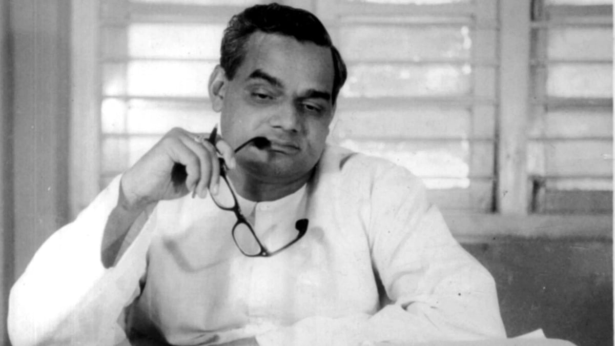 Patrakar Din| एका पत्रकाराचा पंतप्रधान होण्याचा प्रवास, वाचा ...