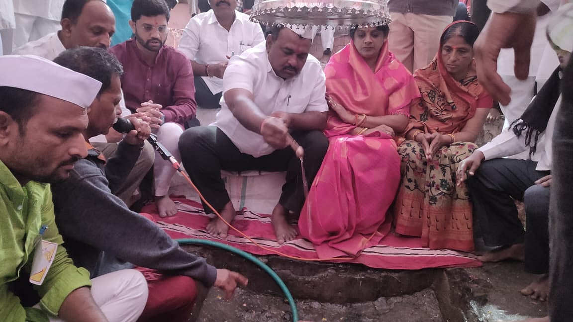 Solapur : मातृलिंग गणपतीच्या विकासासाठी मागेल तेवढा निधी उपलब्ध करू आ ...