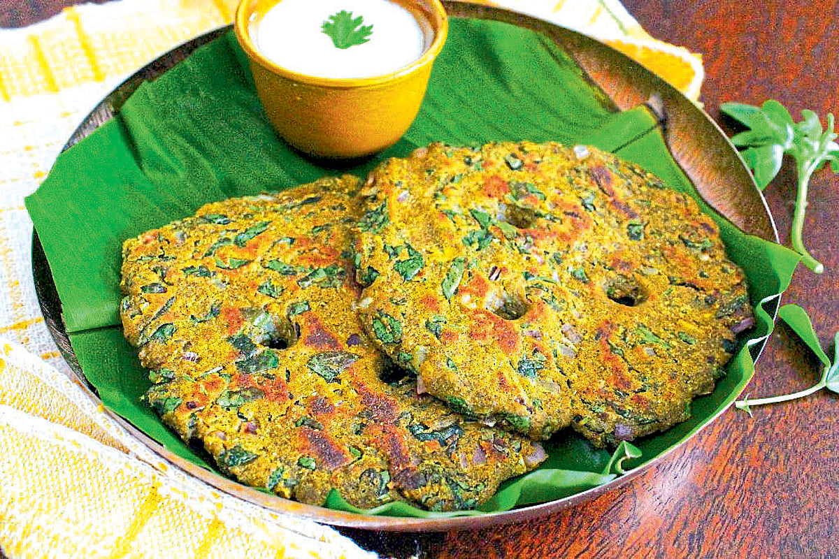 Bajari Thalipeeth Recipe: बाजरीचे थालीपीठ