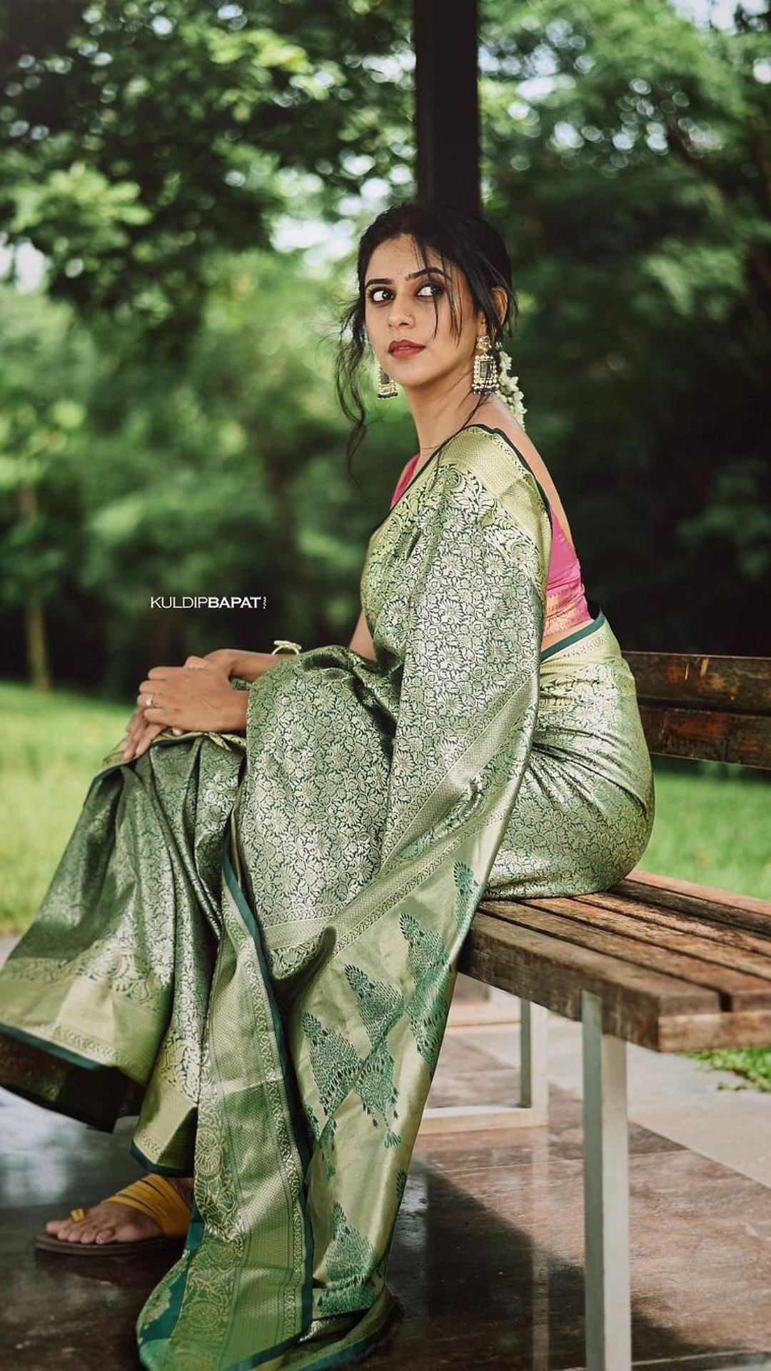 Madhura Deshpande : मधुराच्या ट्रॅ़डिशनल साडी लूकवर चाहते फिदा